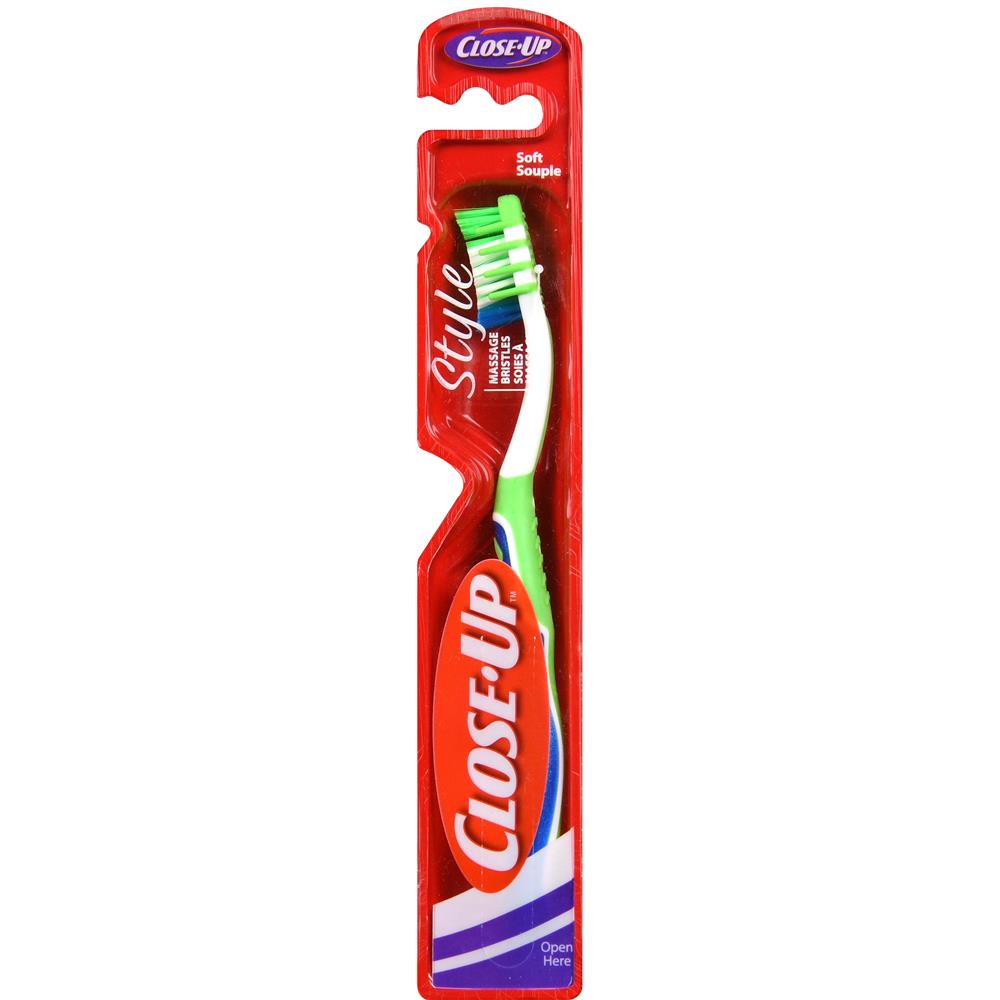 Close-Up® Style Toothbrush Soft 1 Count